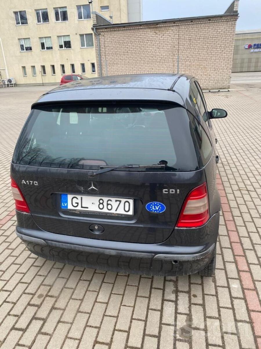 Black Mercedes-Benz A 170 2001 in Liepaja, with an engine capacity of 1.70 L and mileage of 283 thousand km for 399 €, photo 5 on AUTOMOTO.COM.LV