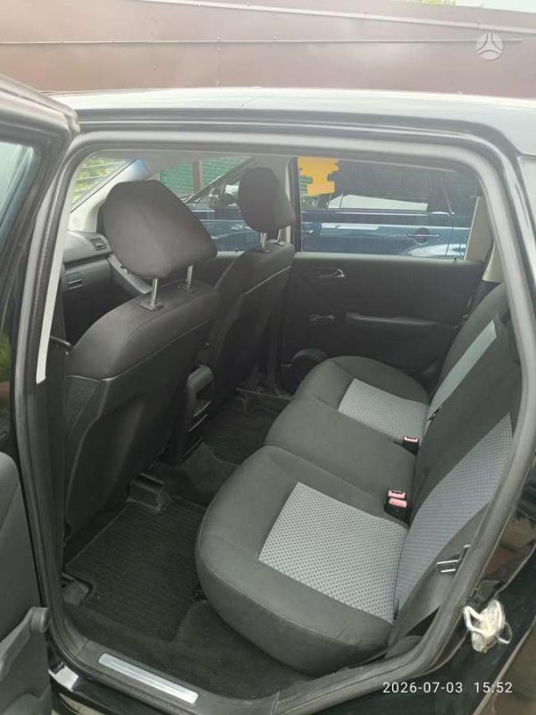 Black Mercedes-Benz A 170 2006 in Vilnius, with an engine capacity of 1.70 L and mileage of 168 thousand km for 1750 €, photo 5 on AUTOMOTO.COM.LV