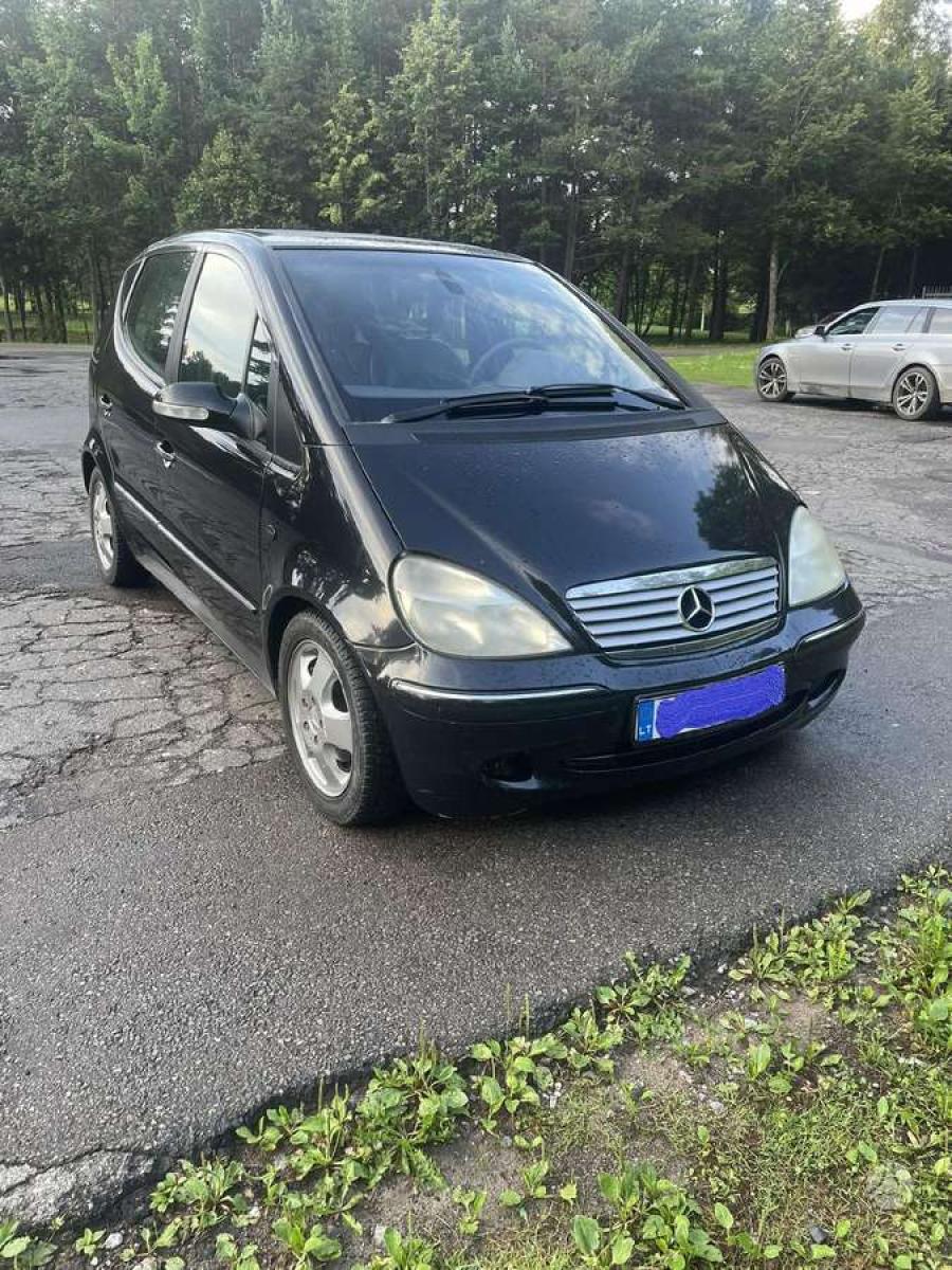 Black Mercedes-Benz A 170 2003 in Mazeikiai, with an engine capacity of 1.70 L and mileage of 209 thousand km for 1000 €, photo 1 on AUTOMOTO.COM.LV