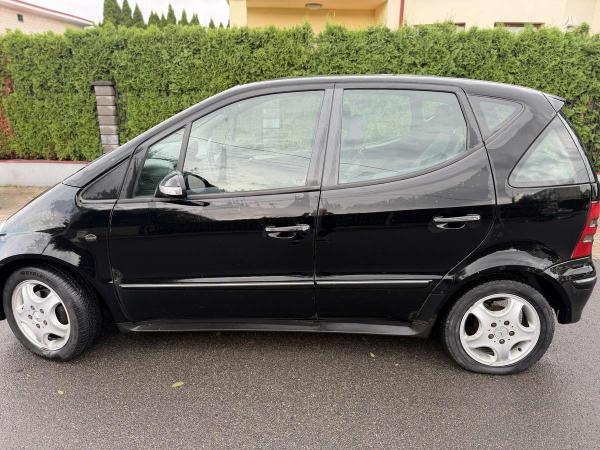Black Mercedes-Benz A 170 2003 in Kaunas, with an engine capacity of 1.69 L and mileage of 233 thousand km for 950 €, photo 10 on AUTOMOTO.COM.LV