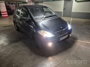 Black Mercedes-Benz A 170 2004 in Riga, with an engine capacity of 1.70 L and mileage of 201 thousand km for 450 €, photo 3 on AUTOMOTO.COM.LV