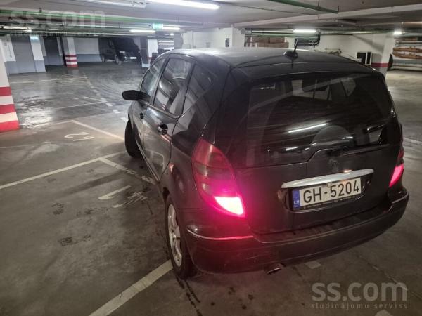 Black Mercedes-Benz A 170 2004 in Riga, with an engine capacity of 1.70 L and mileage of 201 thousand km for 450 €, photo 4 on AUTOMOTO.COM.LV