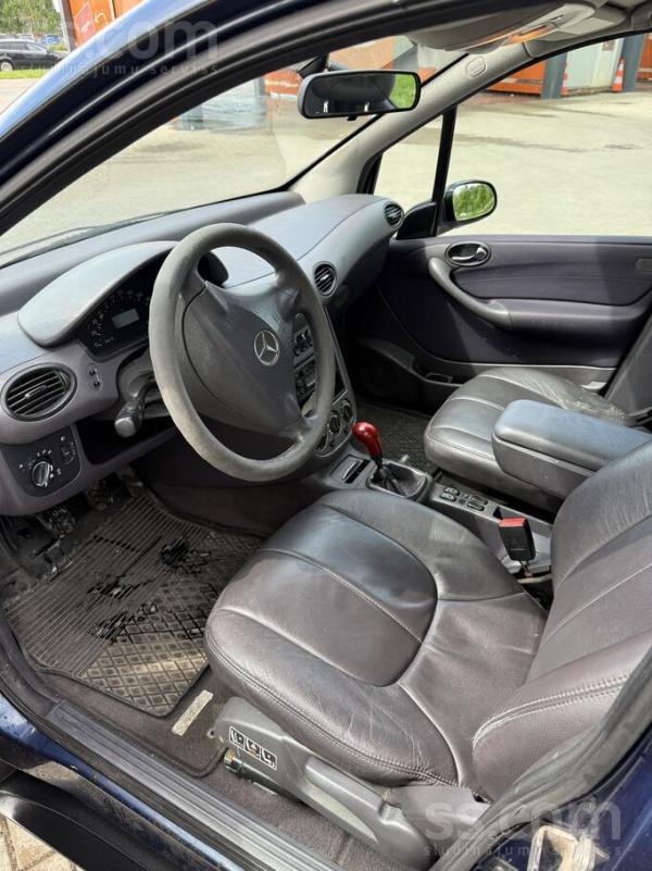 Zils Mercedes-Benz A 170 2001 Rīga, ar dzinēja tilpumu 1.70 L un nobraukumu 171 tūkst. km par 1740 €, foto 5 vietnē AUTOMOTO.COM.LV