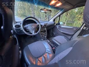 Синий Мерседес А 170 2001 в Рига, объемом двигателя 1.70 л и пробегом 230 тыс. км за 1390 €, фото 11 на AUTOMOTO.COM.LV