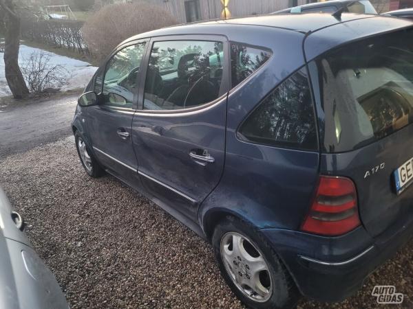 Zils Mercedes-Benz A 170 2003 Viļņa, ar dzinēja tilpumu 1.70 L un nobraukumu 300 tūkst. km par 500 €, foto 4 vietnē AUTOMOTO.COM.LV