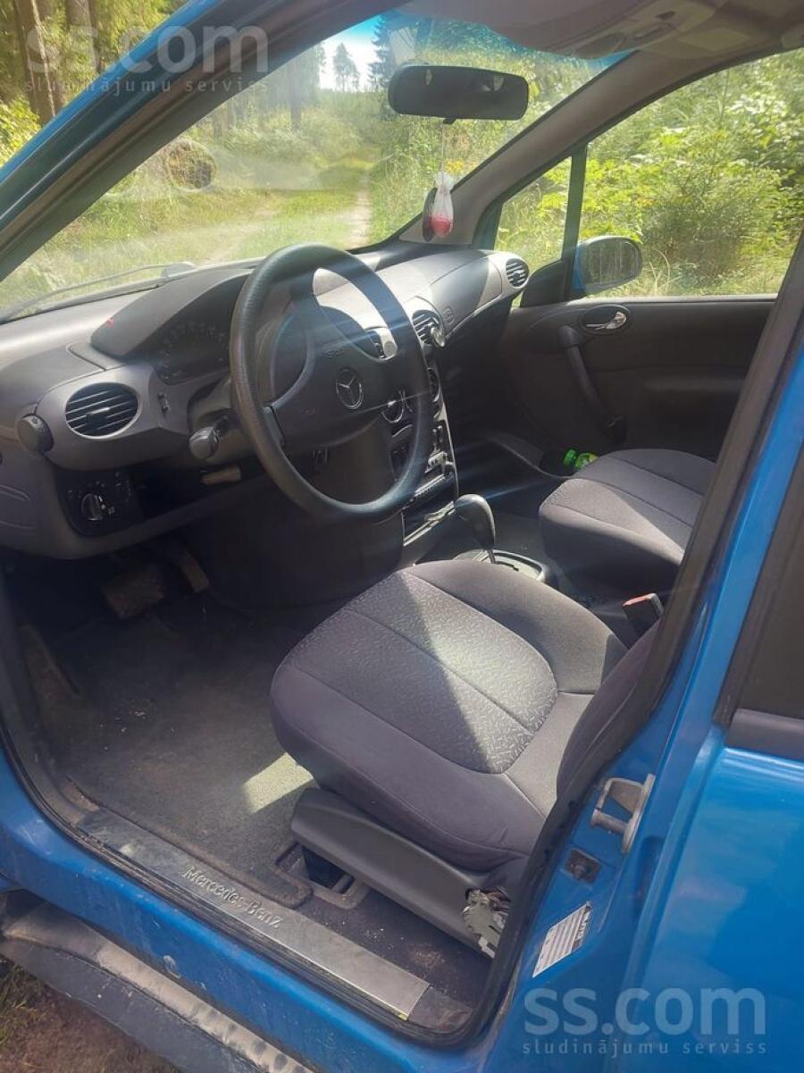 Zils Mercedes-Benz A 170 1999 Rīga, ar dzinēja tilpumu 1.70 L un nobraukumu 301 tūkst. km par 750 €, foto 5 vietnē AUTOMOTO.COM.LV