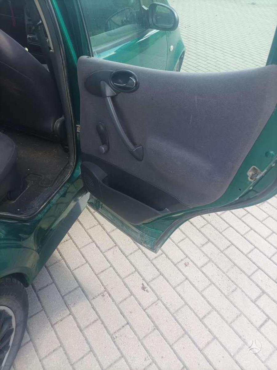 Green Mercedes-Benz A 170 2001 in Birzai, with an engine capacity of 1.70 L and mileage of 302 thousand km for 500 €, photo 15 on AUTOMOTO.COM.LV