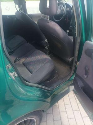 Green Mercedes-Benz A 170 2001 in Birzai, with an engine capacity of 1.70 L and mileage of 302 thousand km for 500 €, photo 16 on AUTOMOTO.COM.LV