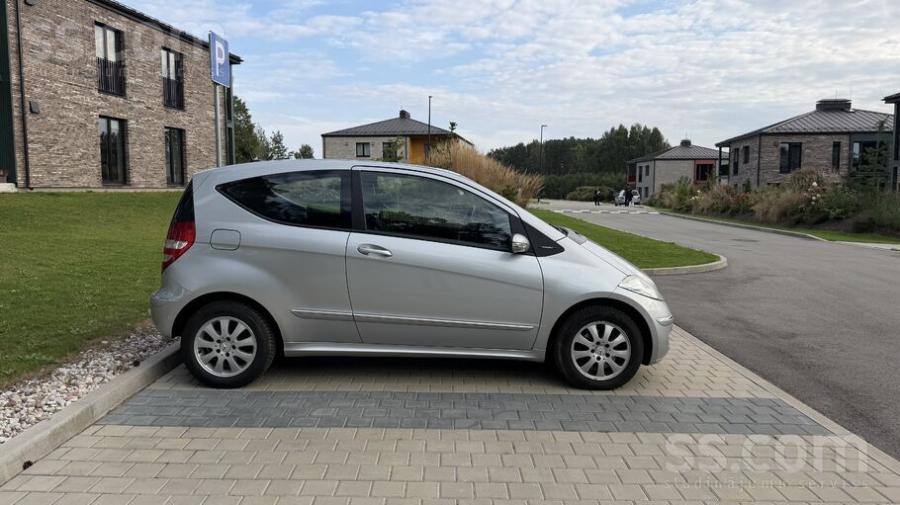 Pelēks Mercedes-Benz A 170 2005 Rīga, ar dzinēja tilpumu 1.70 L un nobraukumu 145 tūkst. km par 2250 €, foto 4 vietnē AUTOMOTO.COM.LV
