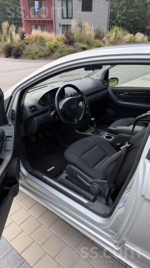 Pelēks Mercedes-Benz A 170 2005 Rīga, ar dzinēja tilpumu 1.70 L un nobraukumu 145 tūkst. km par 2250 €, foto 9 vietnē AUTOMOTO.COM.LV