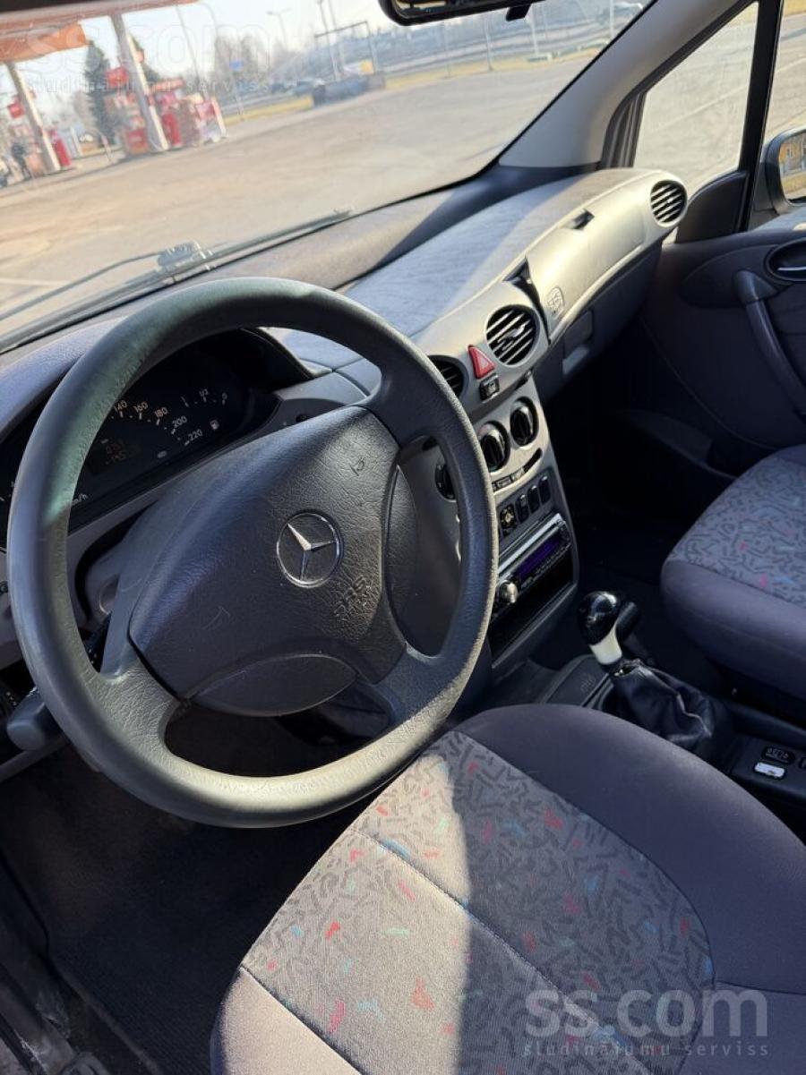 Pelēks Mercedes-Benz A 170 2000 Rīga, ar dzinēja tilpumu 1.70 L un nobraukumu 287 tūkst. km par 550 €, foto 4 vietnē AUTOMOTO.COM.LV
