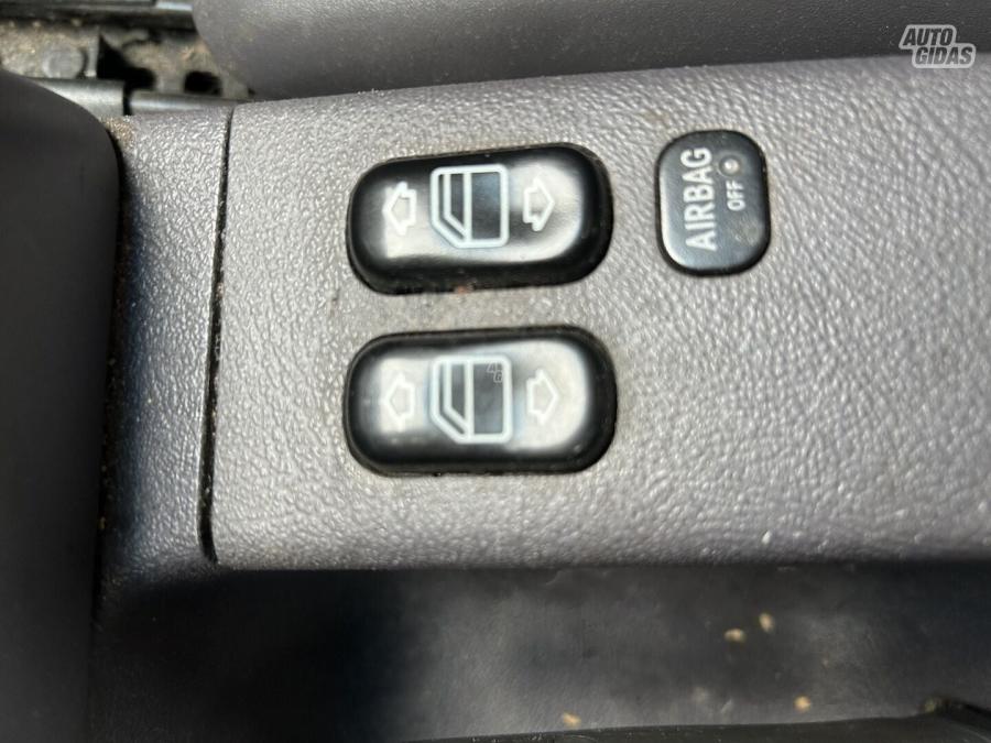 Grey Mercedes-Benz A 170 2001 in Vilnius, with an engine capacity of 1.70 L and mileage of 196 thousand km for 799 €, photo 19 on AUTOMOTO.COM.LV