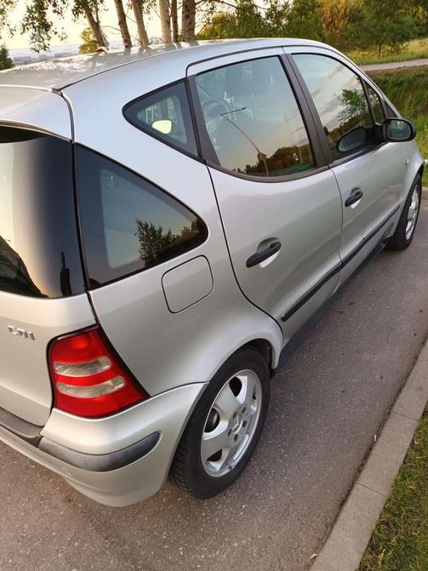 Pelēks Mercedes-Benz A 170 2001 Viļņa, ar dzinēja tilpumu 1.69 L un nobraukumu 240 tūkst. km par 1200 €, foto 5 vietnē AUTOMOTO.COM.LV