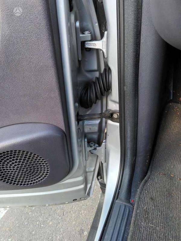 Pelēks Mercedes-Benz A 170 2001 Viļņa, ar dzinēja tilpumu 1.69 L un nobraukumu 240 tūkst. km par 1200 €, foto 9 vietnē AUTOMOTO.COM.LV