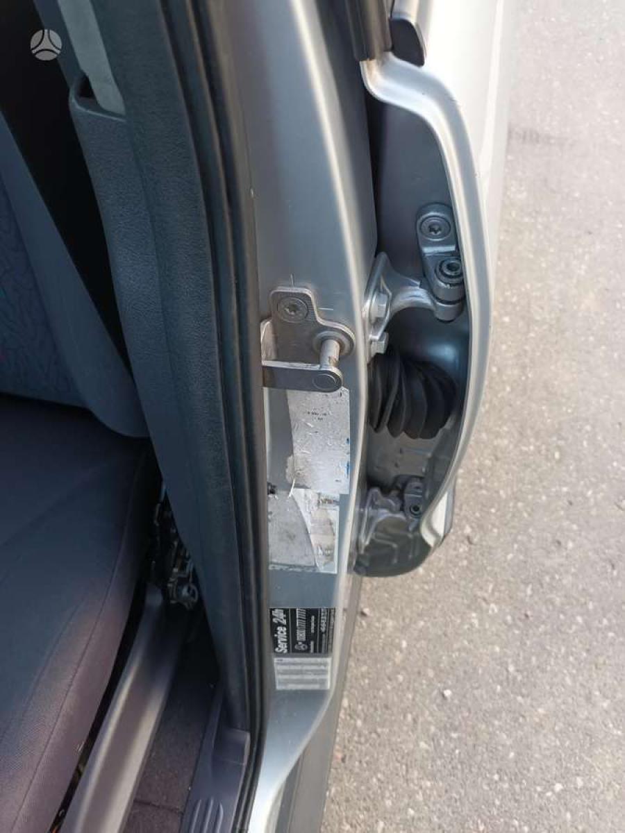 Pelēks Mercedes-Benz A 170 2001 Viļņa, ar dzinēja tilpumu 1.69 L un nobraukumu 240 tūkst. km par 1200 €, foto 11 vietnē AUTOMOTO.COM.LV