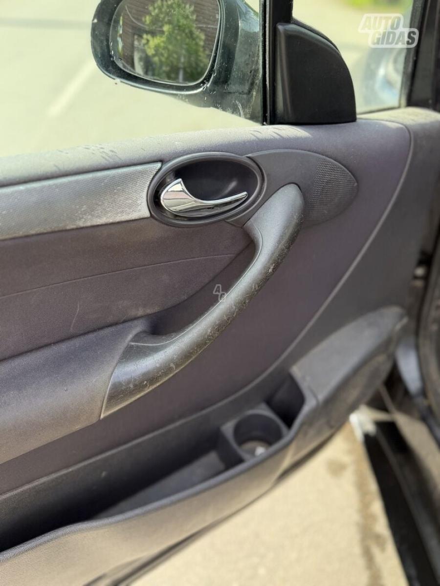 Pelēks Mercedes-Benz A 170 2002 Kauņa, ar dzinēja tilpumu 1.70 L un nobraukumu 184 tūkst. km par 650 €, foto 14 vietnē AUTOMOTO.COM.LV