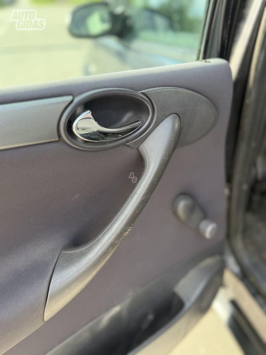 Pelēks Mercedes-Benz A 170 2002 Kauņa, ar dzinēja tilpumu 1.70 L un nobraukumu 184 tūkst. km par 650 €, foto 17 vietnē AUTOMOTO.COM.LV