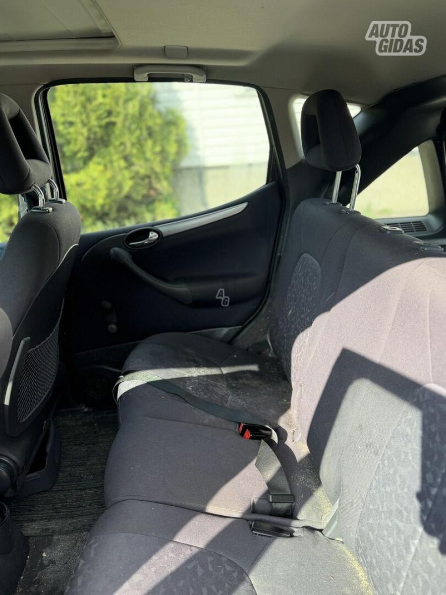 Pelēks Mercedes-Benz A 170 2002 Kauņa, ar dzinēja tilpumu 1.70 L un nobraukumu 184 tūkst. km par 650 €, foto 18 vietnē AUTOMOTO.COM.LV