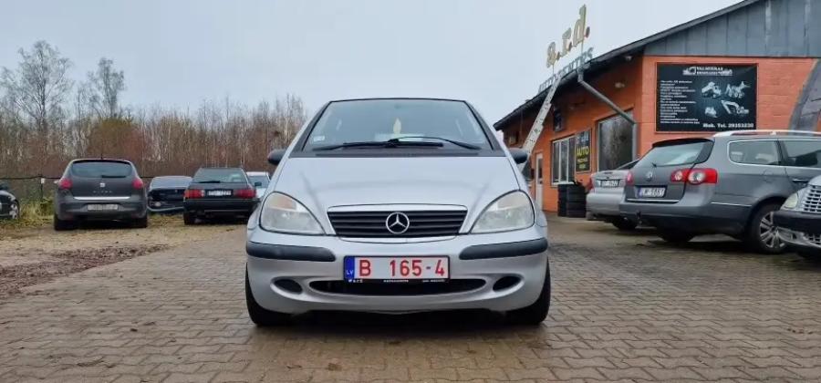 Grey Mercedes-Benz A 170 2002 in Valmiera, with an engine capacity of 1.70 L and mileage of 356 thousand km for 850 €, photo 9 on AUTOMOTO.COM.LV