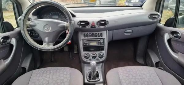 Grey Mercedes-Benz A 170 2002 in Valmiera, with an engine capacity of 1.70 L and mileage of 356 thousand km for 850 €, photo 9 on AUTOMOTO.COM.LV