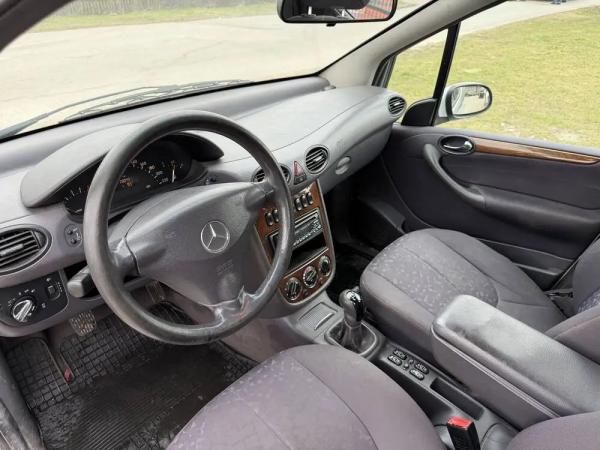 Pelēks Mercedes-Benz A 170 2002 Ventspils, ar dzinēja tilpumu 1.70 L un nobraukumu 280 tūkst. km par 1090 €, foto 8 vietnē AUTOMOTO.COM.LV