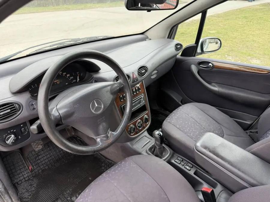 Grey Mercedes-Benz A 170 2002 in Ventspils, with an engine capacity of 1.70 L and mileage of 280 thousand km for 1090 €, photo 9 on AUTOMOTO.COM.LV