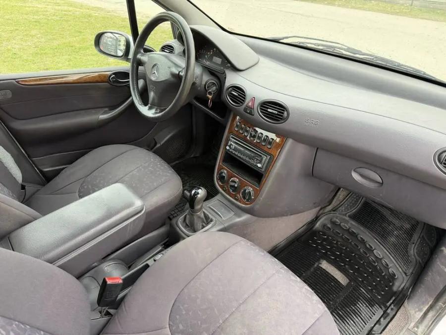 Grey Mercedes-Benz A 170 2002 in Ventspils, with an engine capacity of 1.70 L and mileage of 280 thousand km for 1090 €, photo 11 on AUTOMOTO.COM.LV