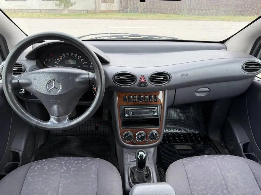 Grey Mercedes-Benz A 170 2002 in Ventspils, with an engine capacity of 1.70 L and mileage of 280 thousand km for 1090 €, photo 15 on AUTOMOTO.COM.LV