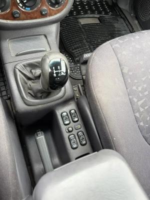 Grey Mercedes-Benz A 170 2002 in Ventspils, with an engine capacity of 1.70 L and mileage of 280 thousand km for 1090 €, photo 18 on AUTOMOTO.COM.LV