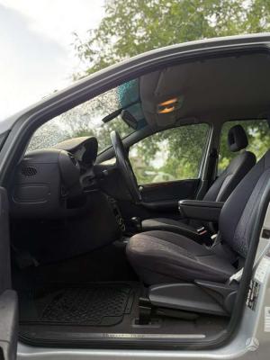 Pelēks Mercedes-Benz A 170 2003 Viļņa, ar dzinēja tilpumu 1.69 L un nobraukumu 198 tūkst. km par 2250 €, foto 9 vietnē AUTOMOTO.COM.LV