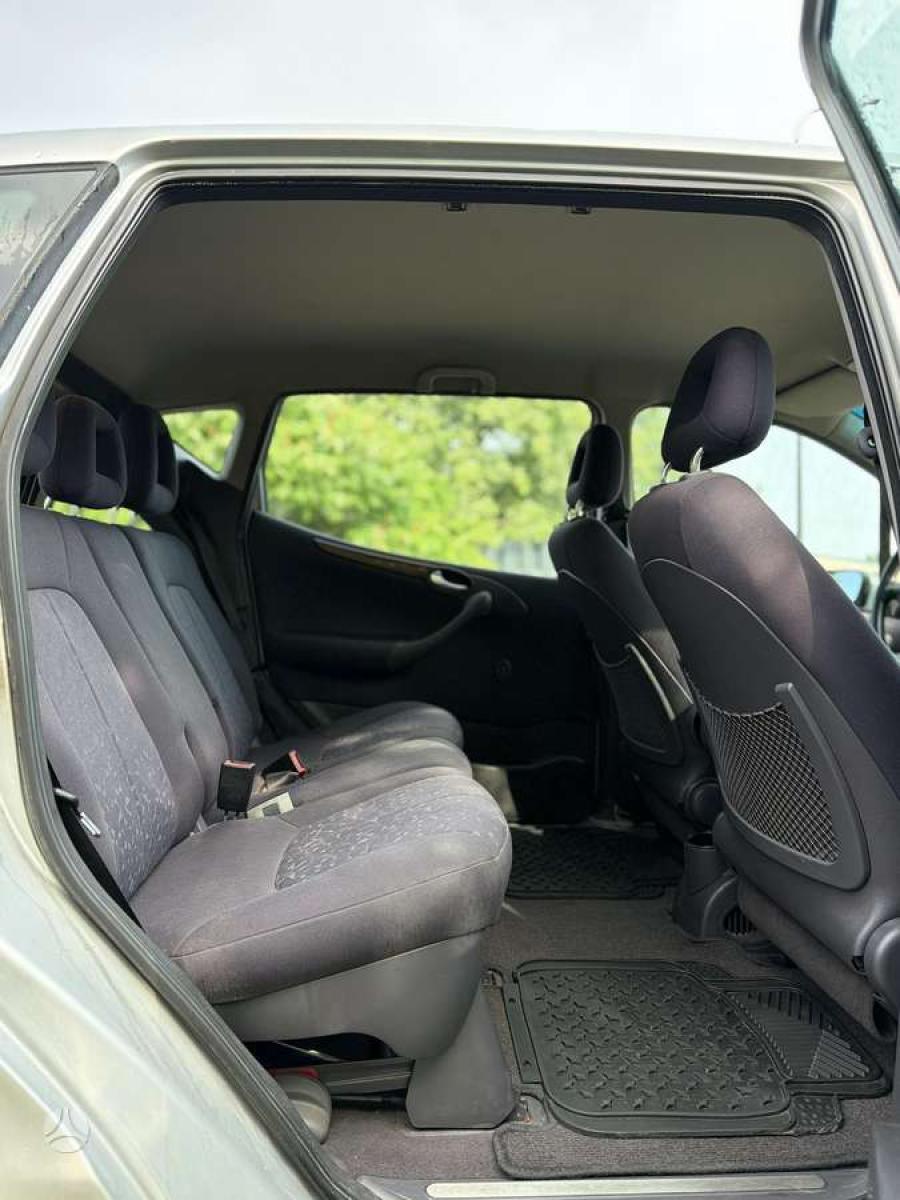 Pelēks Mercedes-Benz A 170 2003 Viļņa, ar dzinēja tilpumu 1.69 L un nobraukumu 198 tūkst. km par 2250 €, foto 25 vietnē AUTOMOTO.COM.LV