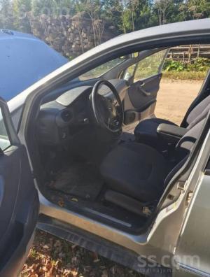 Grey Mercedes-Benz A 170 2003 in Ludza, with an engine capacity of 1.70 L and mileage of 277 thousand km for 250 €, photo 7 on AUTOMOTO.COM.LV