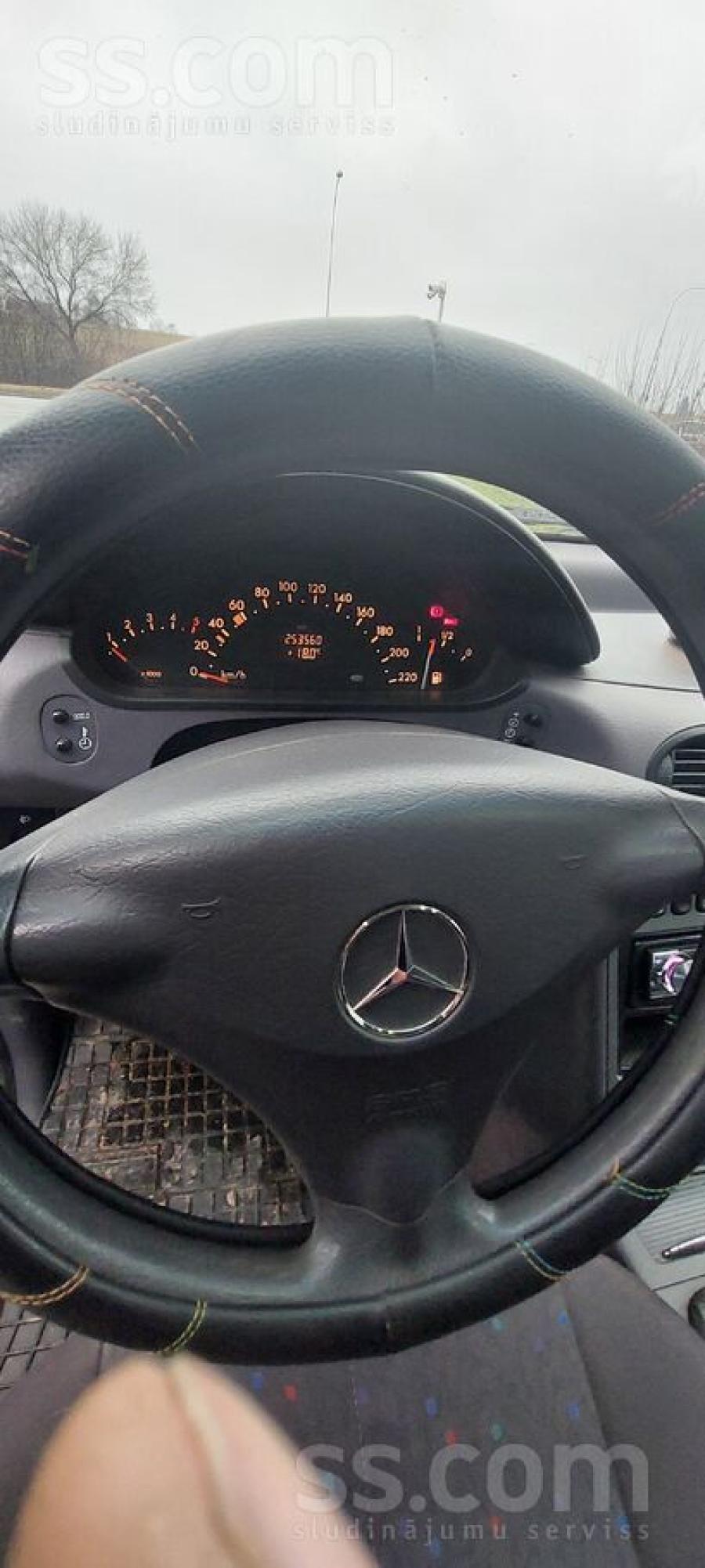 Pelēks Mercedes-Benz A 170 2004 Daugavpils, ar dzinēja tilpumu 1.70 L un nobraukumu 251 tūkst. km par 1400 €, foto 2 vietnē AUTOMOTO.COM.LV