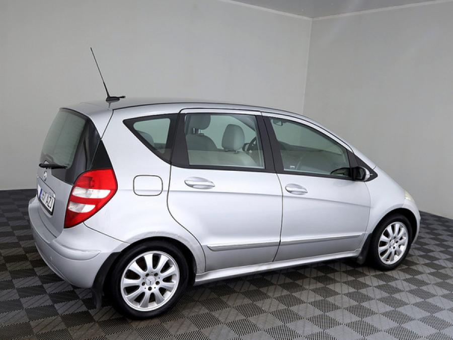 Pelēks Mercedes-Benz A 170 2004 Tallina, ar dzinēja tilpumu 1.70 L un nobraukumu 124 tūkst. km par 799 €, foto 4 vietnē AUTOMOTO.COM.LV