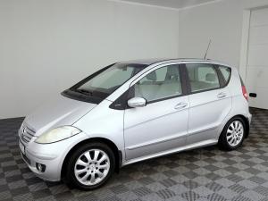 Pelēks Mercedes-Benz A 170 2004 Tallina, ar dzinēja tilpumu 1.70 L un nobraukumu 124 tūkst. km par 799 €, foto 11 vietnē AUTOMOTO.COM.LV