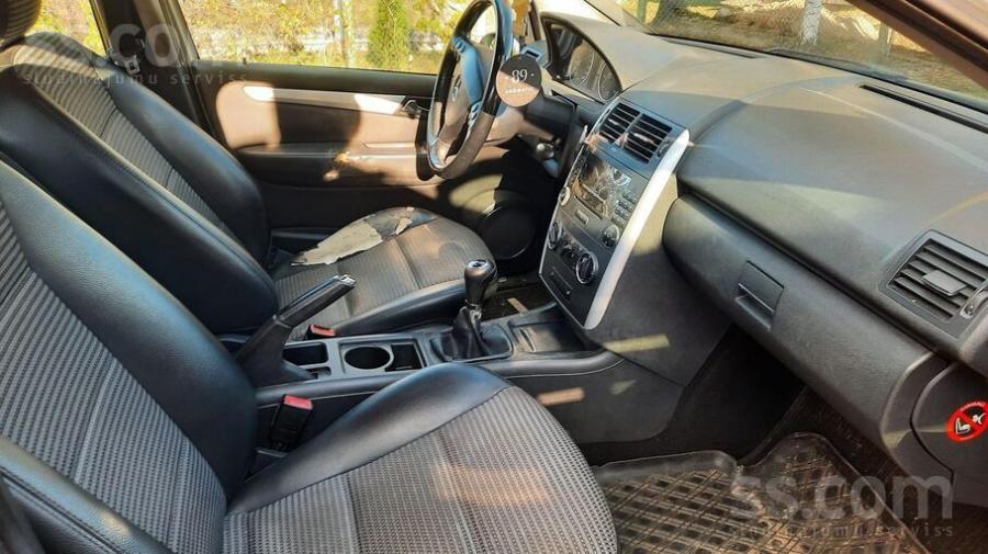 Pelēks Mercedes-Benz A 170 2004 Kuldīga, ar dzinēja tilpumu 1.70 L un nobraukumu 247 tūkst. km par 450 €, foto 5 vietnē AUTOMOTO.COM.LV