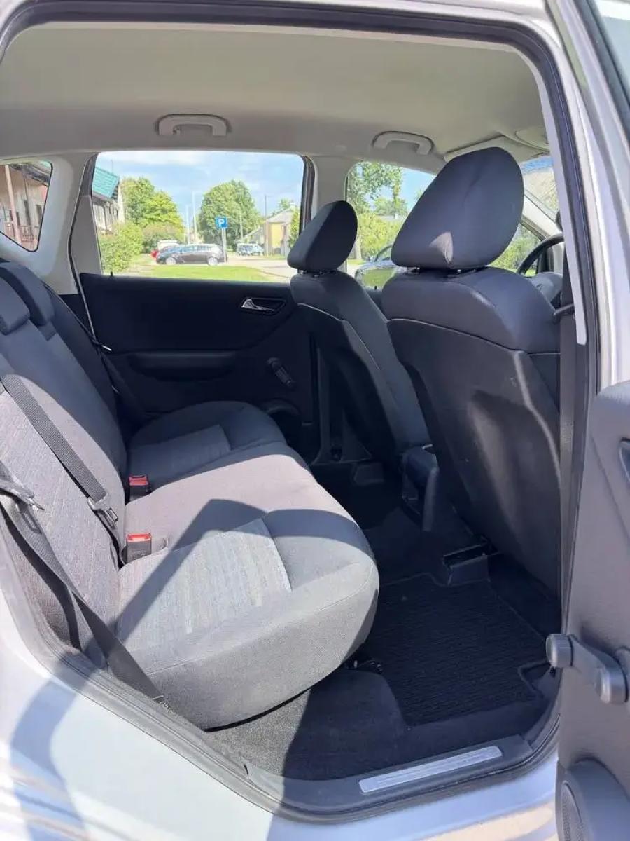 Pelēks Mercedes-Benz A 170 2007 Ventspils, ar dzinēja tilpumu 1.70 L un nobraukumu 107 tūkst. km par 2500 €, foto 20 vietnē AUTOMOTO.COM.LV