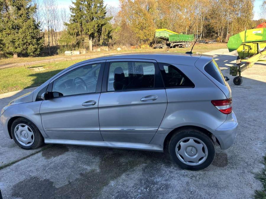 Grey Mercedes-Benz A 170 2008 in Trakai, with an engine capacity of 1.70 L and mileage of 236 thousand km for 850 €, photo 8 on AUTOMOTO.COM.LV