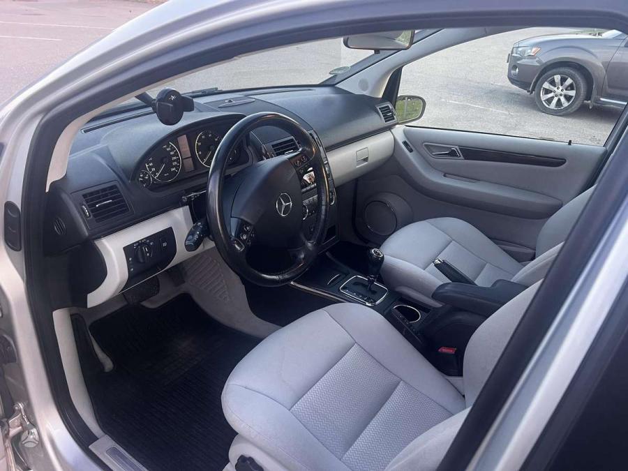 Pelēks Mercedes-Benz A 170 2005 Klaipėda, ar dzinēja tilpumu 1.70 L un nobraukumu 317 tūkst. km par 1990 €, foto 7 vietnē AUTOMOTO.COM.LV