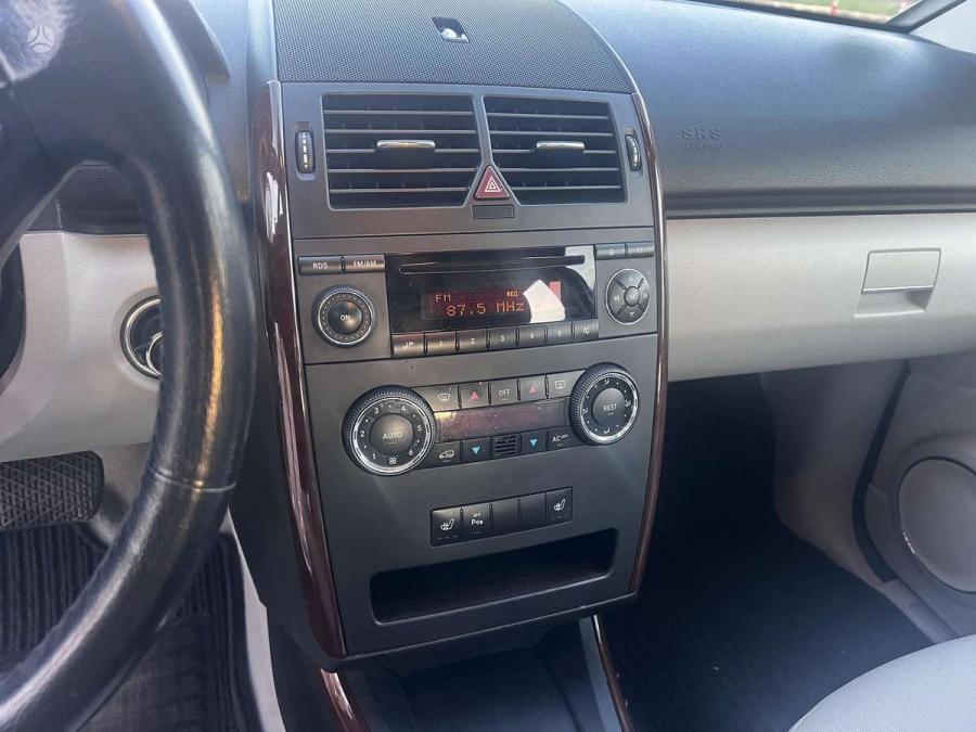 Pelēks Mercedes-Benz A 170 2005 Klaipėda, ar dzinēja tilpumu 1.70 L un nobraukumu 317 tūkst. km par 1990 €, foto 16 vietnē AUTOMOTO.COM.LV