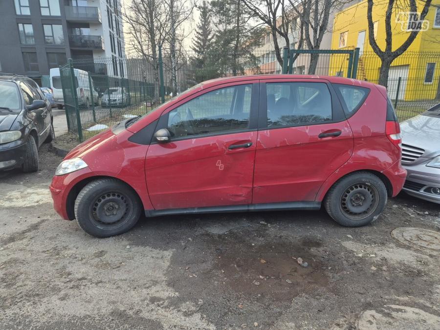 Sarkans Mercedes-Benz A 170 2007 Viļņa, ar dzinēja tilpumu 1.70 L un nobraukumu 246 tūkst. km par 450 €, foto 2 vietnē AUTOMOTO.COM.LV