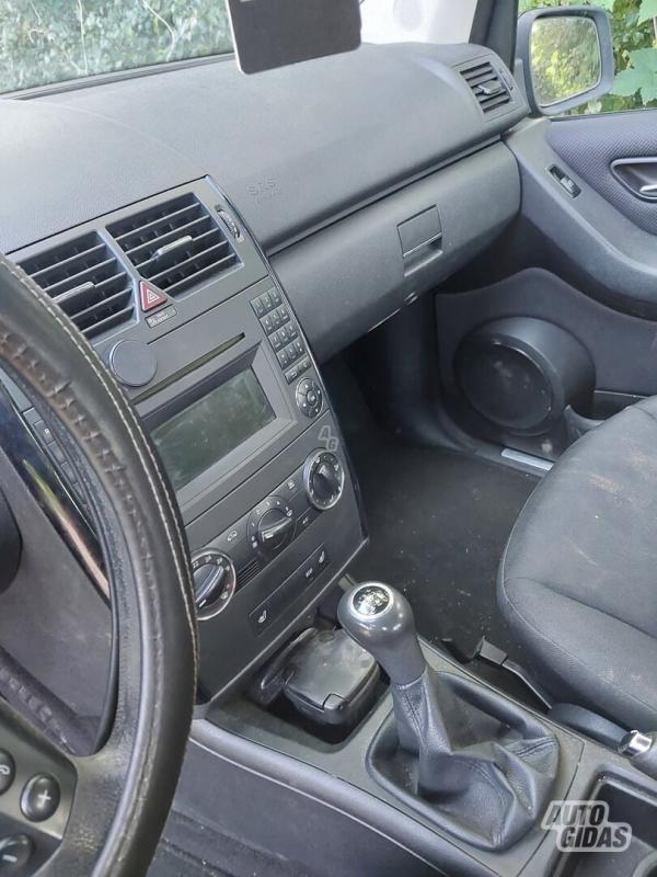Mercedes-Benz A 170 2009 in Siauliai, with an engine capacity of 1.50 L and mileage of 228 thousand km for 650 €, photo 3 on AUTOMOTO.COM.LV