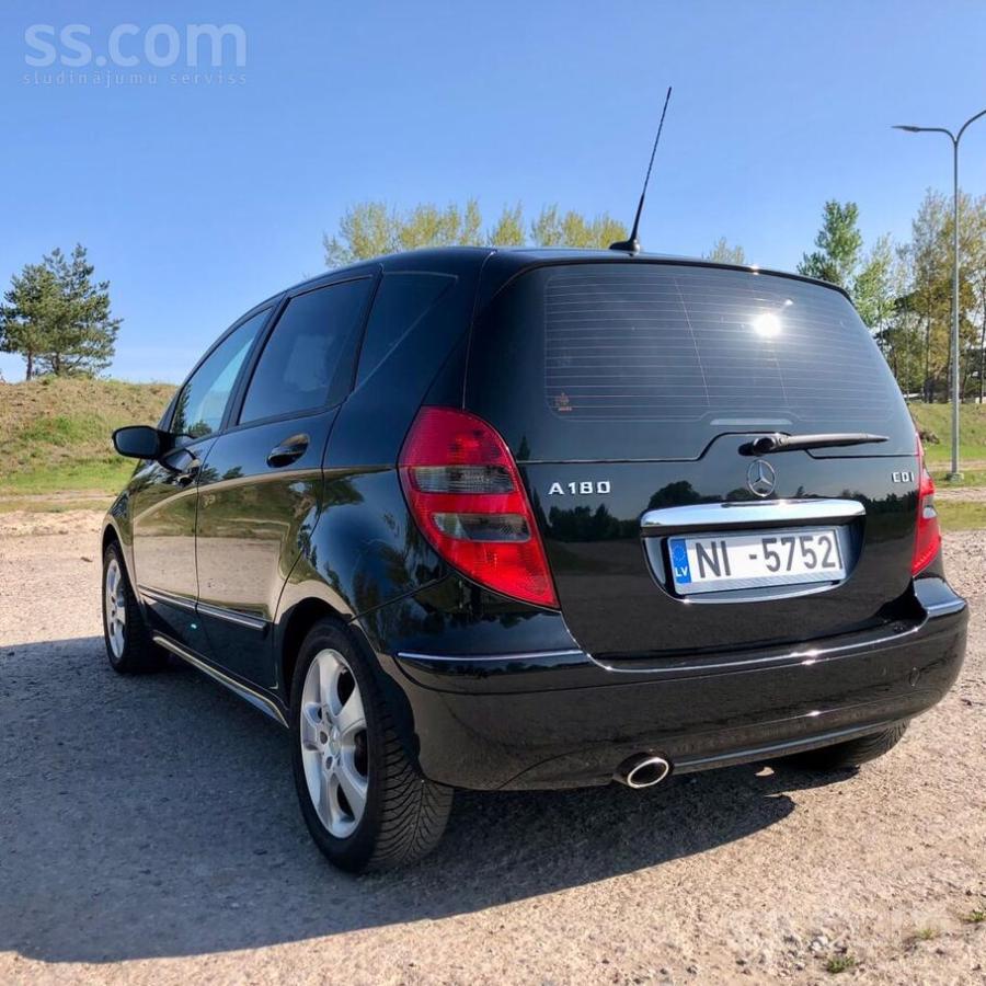 Black Mercedes-Benz A 180 2005 in Liepaja, with an engine capacity of 2.00 L and mileage of 250 thousand km for 2200 €, photo 4 on AUTOMOTO.COM.LV