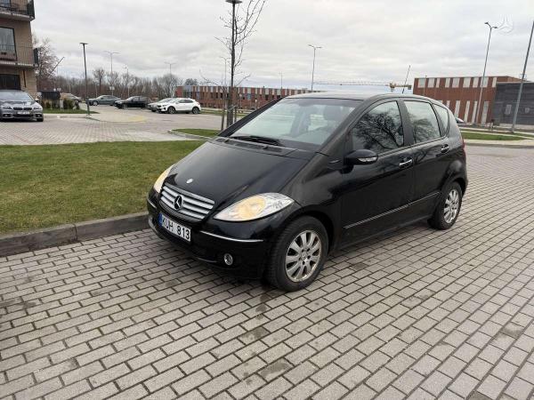 Black Mercedes-Benz A 180 2005 in Klaipeda, with an engine capacity of 1.99 L and mileage of 235 thousand km for 950 €, photo 1 on AUTOMOTO.COM.LV