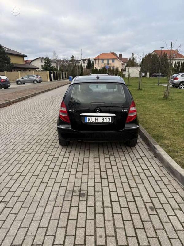 Black Mercedes-Benz A 180 2005 in Klaipeda, with an engine capacity of 1.99 L and mileage of 235 thousand km for 950 €, photo 6 on AUTOMOTO.COM.LV