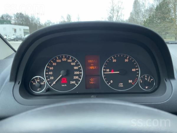 Melns Mercedes-Benz A 180 2005 Rīga, ar dzinēja tilpumu 2.00 L un nobraukumu 340 tūkst. km par 1000 €, foto 10 vietnē AUTOMOTO.COM.LV