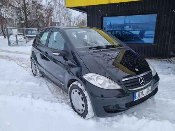 Black Mercedes-Benz A 180 2005 in Kaunas, with an engine capacity of 2.00 L and mileage of 340 thousand km for 1450 €, photo 1 on AUTOMOTO.COM.LV