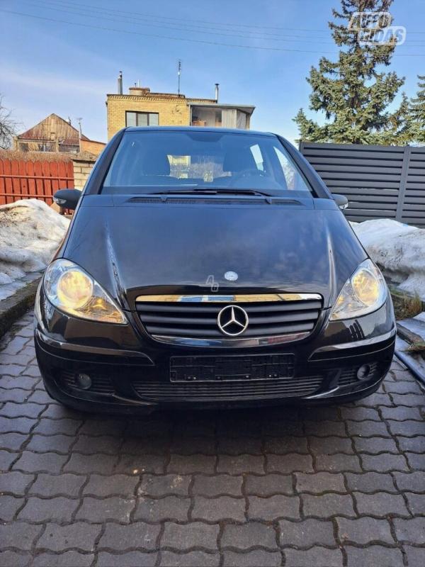 Black Mercedes-Benz A 180 2005 in Panevezys, with an engine capacity of 2.00 L and mileage of 175 thousand km for 2200 €, photo 1 on AUTOMOTO.COM.LV