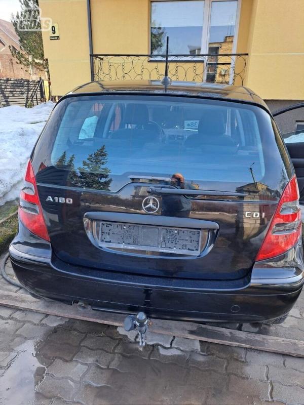 Black Mercedes-Benz A 180 2005 in Panevezys, with an engine capacity of 2.00 L and mileage of 175 thousand km for 2200 €, photo 2 on AUTOMOTO.COM.LV