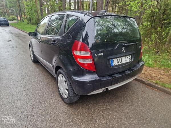 Melns Mercedes-Benz A 180 2005 Visaginas, ar dzinēja tilpumu 2.00 L un nobraukumu 320 tūkst. km par 800 €, foto 4 vietnē AUTOMOTO.COM.LV